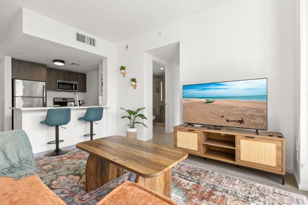 Breezy Stays Luxury Residences - Near Kaseya Center - Key Biscayne, FL
