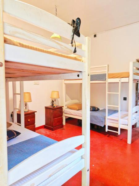 Tide And Tribe Hikkaduwa - Hikkaduwa