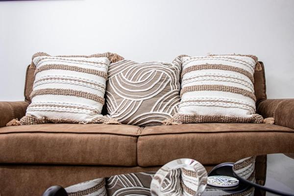 Luxury 1 Bed Apartment - Chartwell