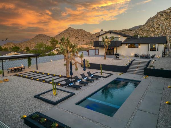 Majestic Luxury Retreat - Joshua Tree, CA