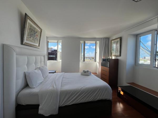 Emblematic View - Aveiro City Centre - Aveiro