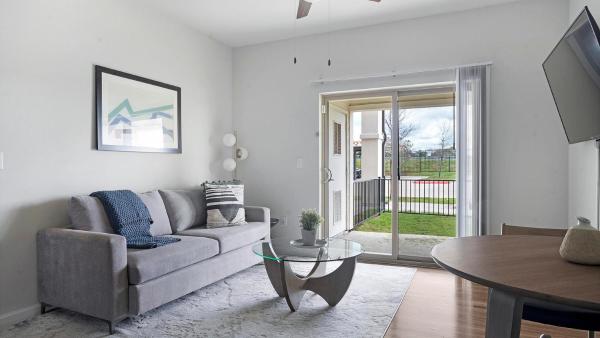 Landing Apartments - Oxford At Santa Clara - Round Rock, TX