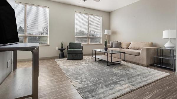 Landing Apartments - Cortona At Forest Park - Kirkwood, MO