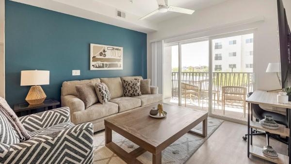 Landing Spectacular 2bd Gym Pool - Phoenix, AZ