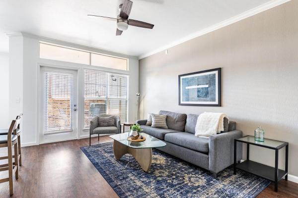 Landing Apartments - The Henderson - フォートワース, TX