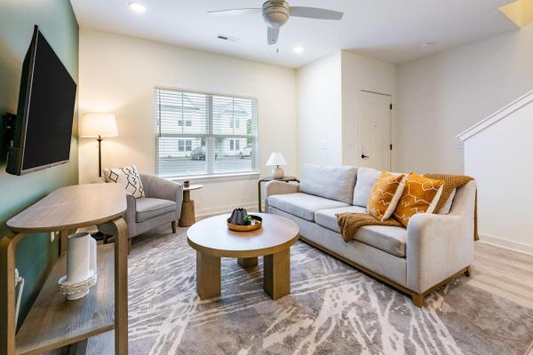 Landing Stylish 2bd Clubhouse Gym - Leland, NC