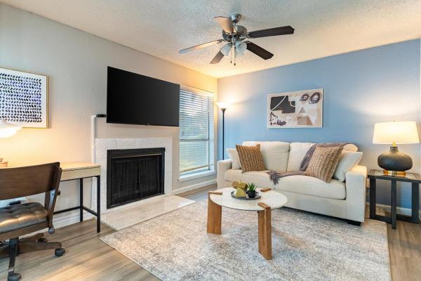 Landing Stunning 1bd Gym - Arlington, TX