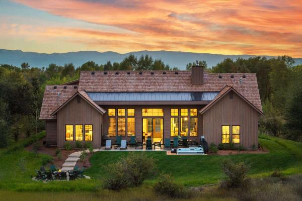 Basecamp Stays - Lux Teton Lodge Privacy & Hot Tub - Driggs, ID