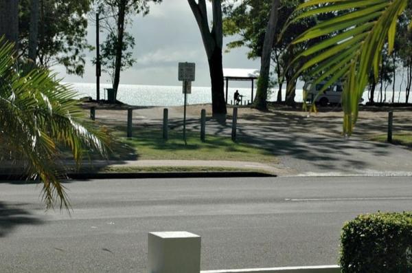 Beach Front Apartment - Hervey Bay