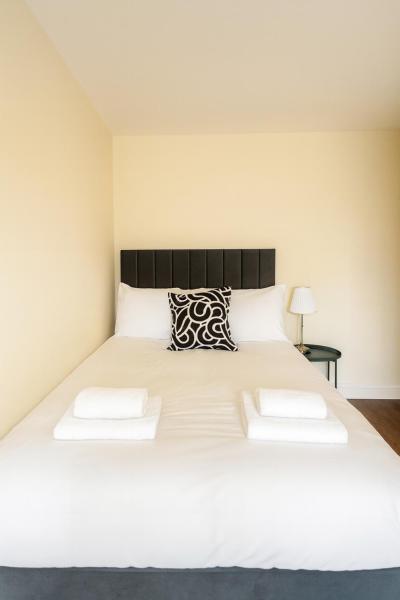 Cosy 2-bed Flat In The Heart Of Prestwich Village - イギリス ベリー
