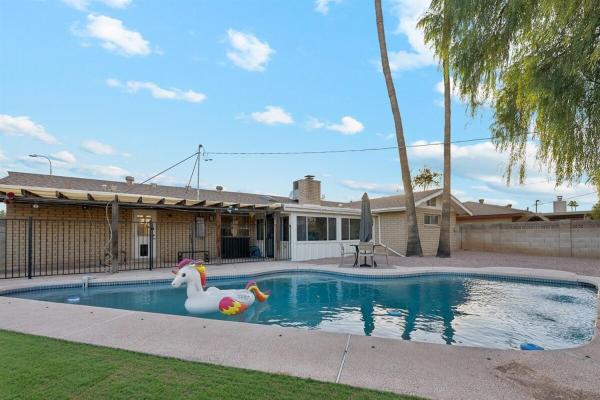 Fully Renovated Home With Pool - Tempe, AZ