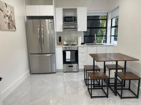 Transit-friendly Flamingo Park Hideaway - Palm Beach, FL