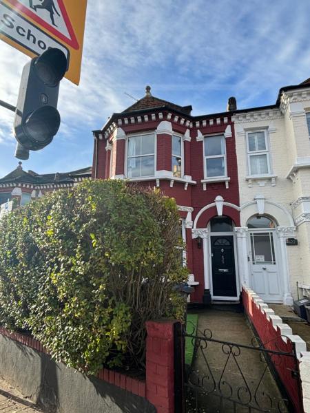 Spacious Double Room Close To Wimbledon Park Station, 20 Min To Central - Surbiton