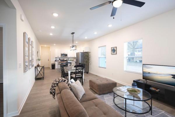 5 Min To Elon - 7 Min To Downtown - Washer And Dryer - Graham-Mebane Lake