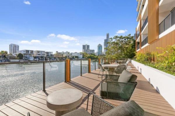 Surfers Paradise Luxury 2br River View Retreat - Broadbeach
