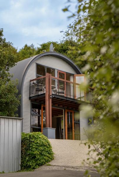 Arc House - 5 Min To Town - Hot Tub - Loft - Queenstown