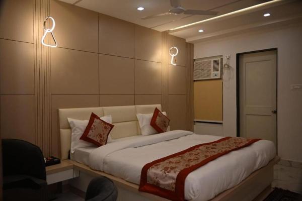 Ramlala Hotel - Ayodhya