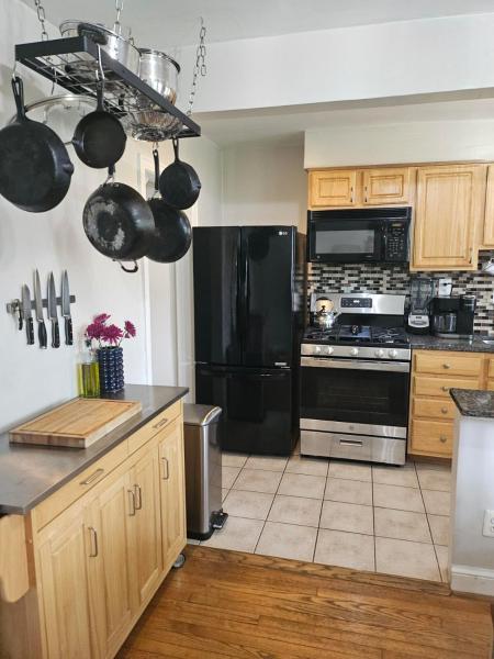 Cozy Home Centrally Located Free Parking Sleeps 8 - Rockville, MD