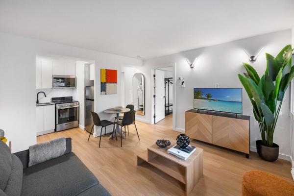 Liv Mtl Bauhaus - Montreal