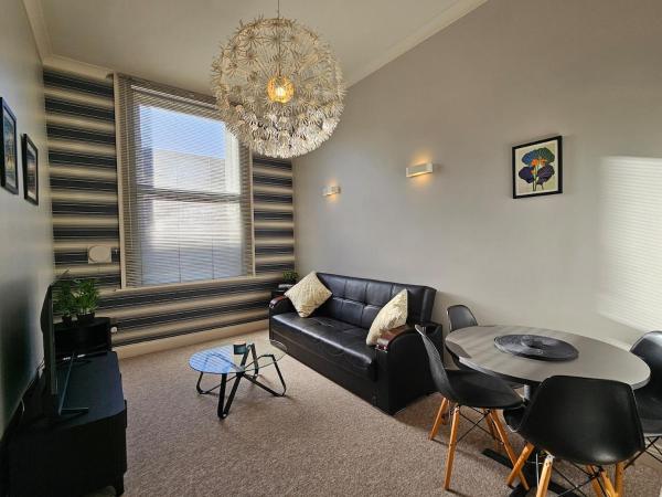 Duplex Near Ocean Village & Cruise Terminal - Beaulieu