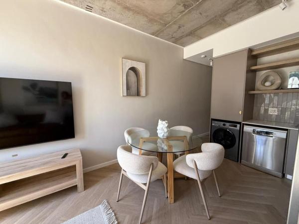 Curated 1br Apartment With Private Courtyard - Camps Bay