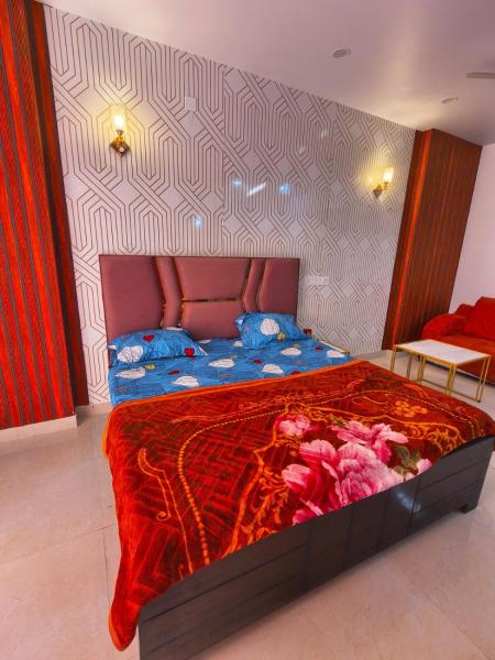 The Sky-high Studio - Noida