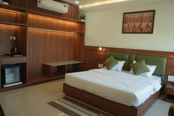 Hotel Sunrise - Damoh