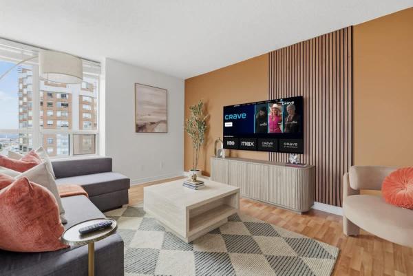 Elegant 2br Sky Condo For 9 - Terrace - Lake Views - Mississauga