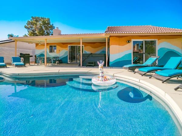 The Palmcation - Saltwater Pool, Hot Tub, Game Room, Arcade Games - Palm Desert, CA