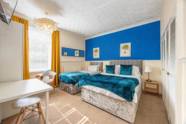 Summer Lane Business Stays 3 Bedrooms 6 Beds Ideal For Longer Stays-near M1 - Barnsley