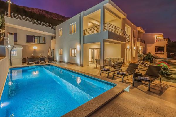 Villa Astera With 5 Bedrooms, Pool, Sea Views, Stay Near Split - Omiš