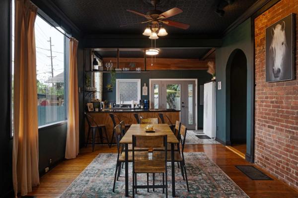 Retreat On Bardstown Road - Yard - Walk To Shops - Louisville, KY