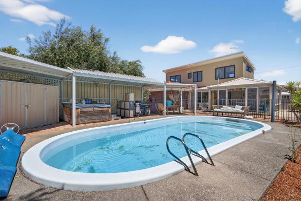 Coastal 2-bed Home With Pool & Spa - Perth