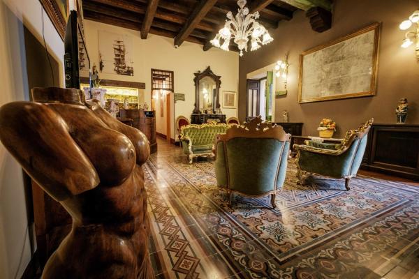 Hotel Henry's House - Syracuse