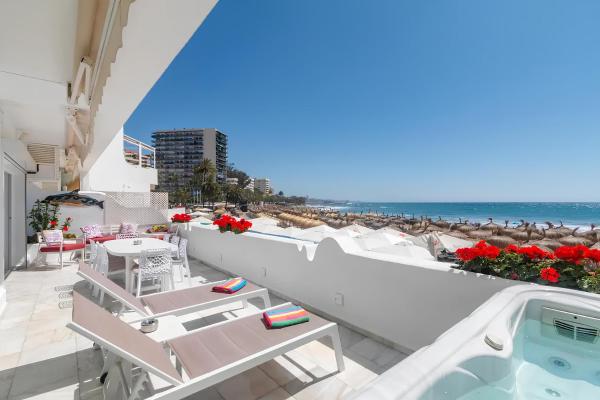 Superb Large Apartment On The Beach - Marbella