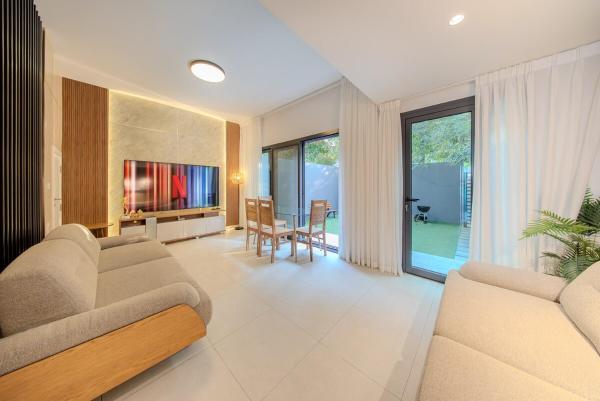 Townhouse In Aljada - Maid Room - Private Garden - Sharjah