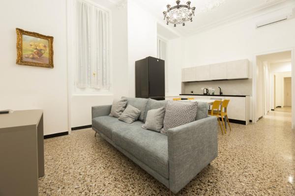Joivy Spacious 5-bedroom Flat With Balcony In Central Genoa - Génova