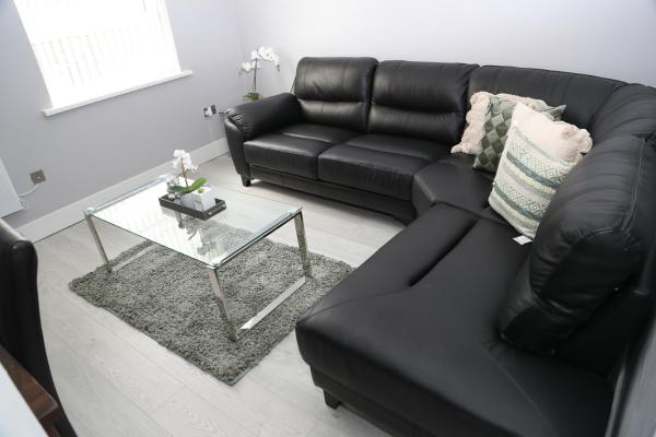 Homely One Bedroom Apartment In Birmingham - Solihull