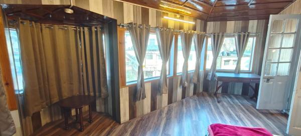 Skylark Hotel - Nainital