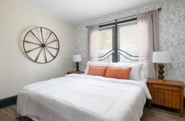 5 Mins To Downtown 3 Kings Old Salem Sanctuary - Winston-Salem, NC