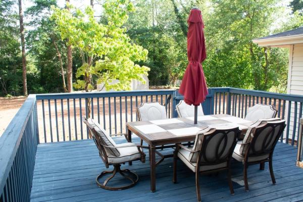 Family Escape • Deck Seating + Comfy Lounge - Smyrna, GA