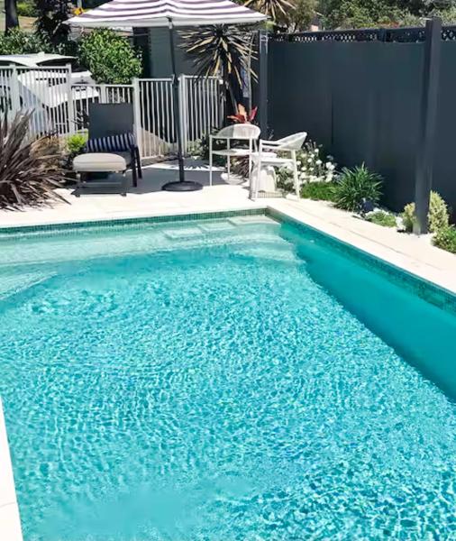 Lake Retreat & Pool Carey Bay - Newcastle