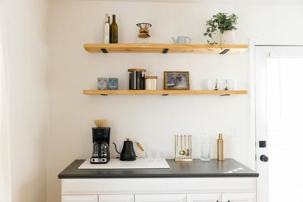 "The Dawning House" - Peaceful Modern Stay W/ Yard - Georgetown, KY