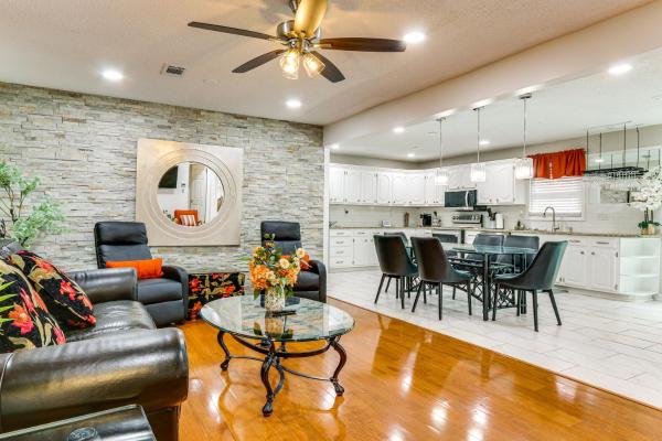 Pool, Hot Tub And Backyard Fun! Savannah Retreat - Savannah, GA