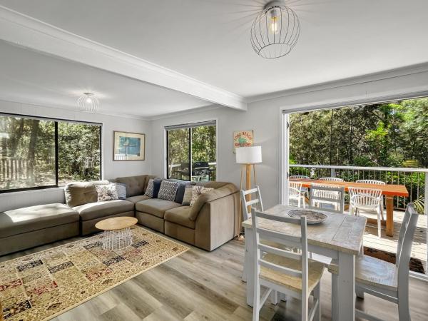 Family Beach House With Outdoor Entertaining - Long Beach