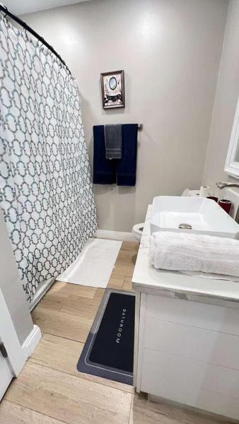 8354, Adams Unit B - California