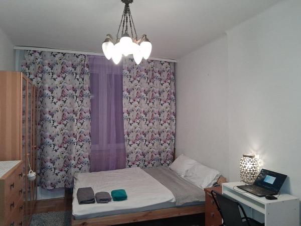 Just Room In Flat Near Royal Lazienki Park - Warsaw