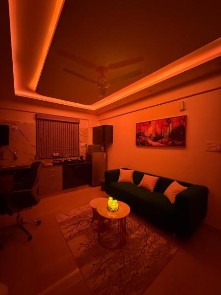 The Golden Hour Home - Stylish 1bhk W-balcony - Bengaluru