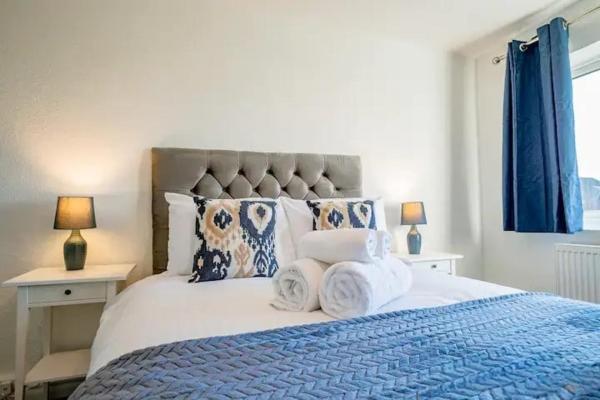 Chestnut Walk - 3 Bedrooms - Worcester, UK