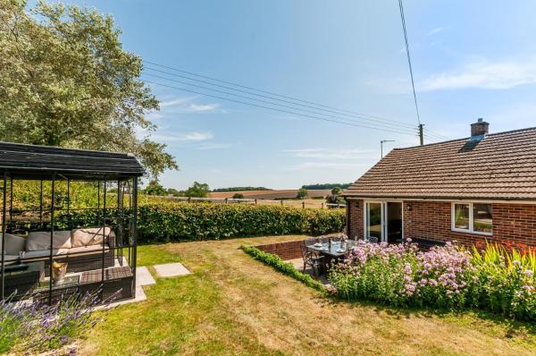 4 Bed In Woolage Green Oc-f29907 - Dover
